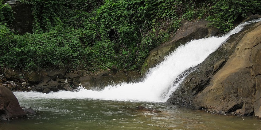 Ambanad Waterfalls: Travel Guide To Kerala’s Sparkling Falls - TripXL