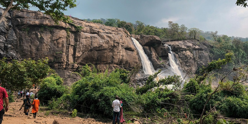 Mankulam Waterfalls: Breathtaking Scenic Natural Beauty - TripXL