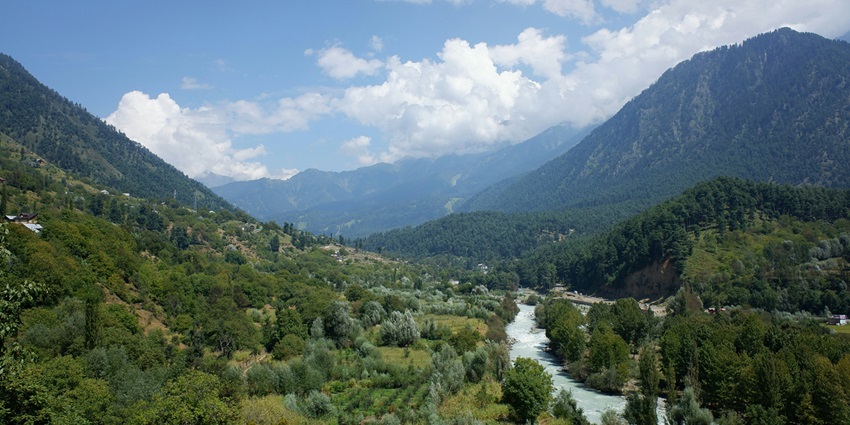 10 Haunted Places In Kashmir For A Spine Chilling Experience - TripXL