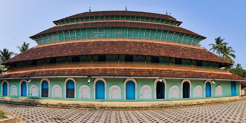 Mishkal Mosque: A Reflection Of Kozhikode’s Natural Charm - TripXL