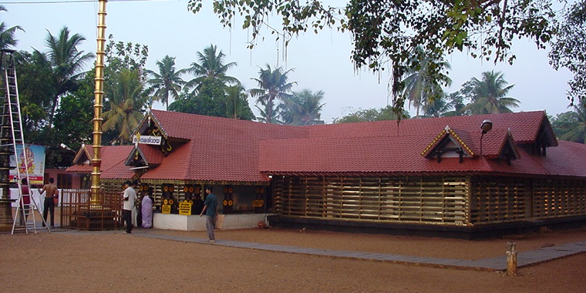 Snake Temples In Kerala: Pay Your Homage To Serpent Deity - TripXL