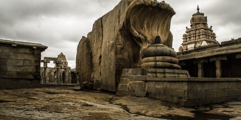 Snake Temples In Kerala: Pay Your Homage To Serpent Deity - TripXL