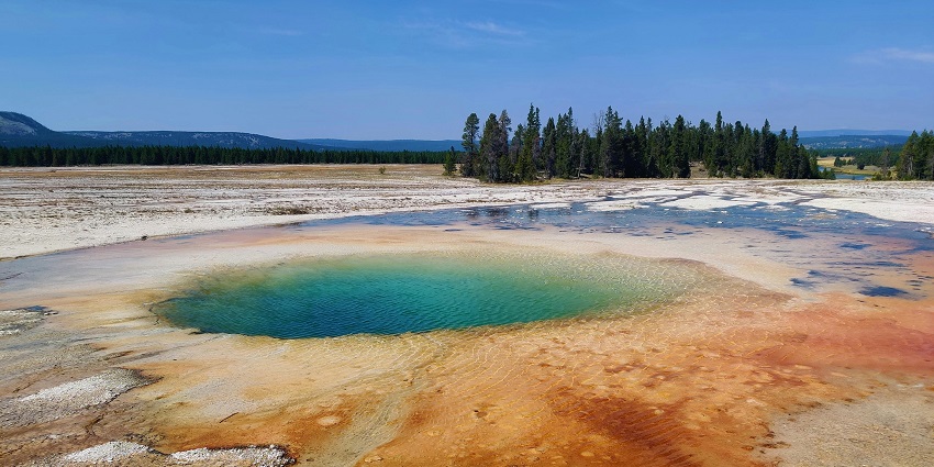 Reshi Hot Spring - TripXL