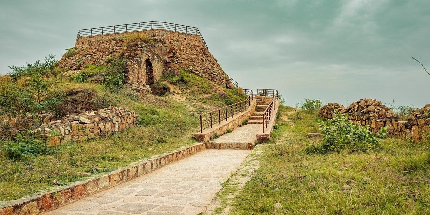 Dhanidhar Fort: A Journey Through History And Adventure - TripXL