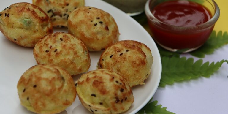 Best Food In Raipur: Enjoy 13 Variety Of Delicacies - TripXL