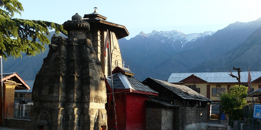 Manimahesh Temple: A Spiritual Retreat Amidst Natural Beauty - TripXL