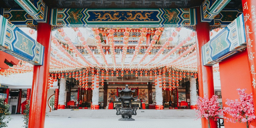 Snake Temple: A Guide To What Lies Inside And What To Expect - TripXL