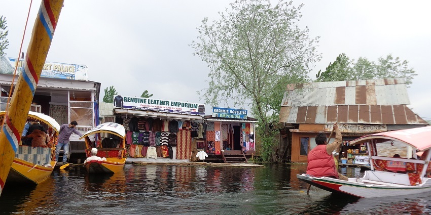 Top 14 Markets To Enjoy Shopping In Srinagar - TripXL