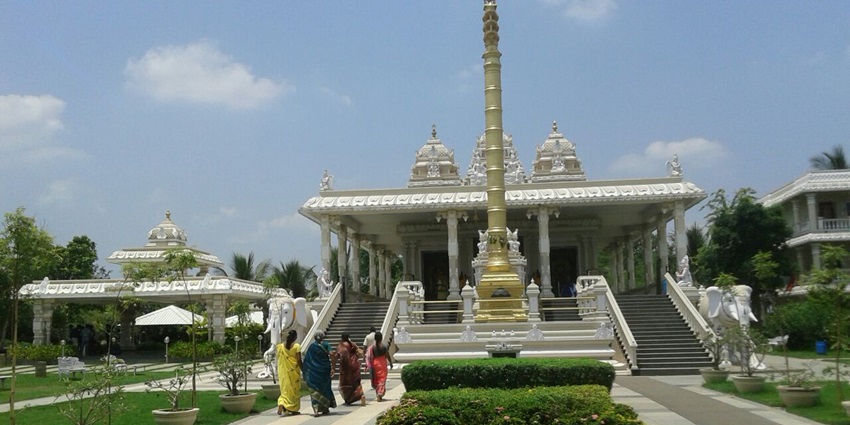 Ramanarayanam Temple: A Haven For All The Spiritual Seekers - TripXL