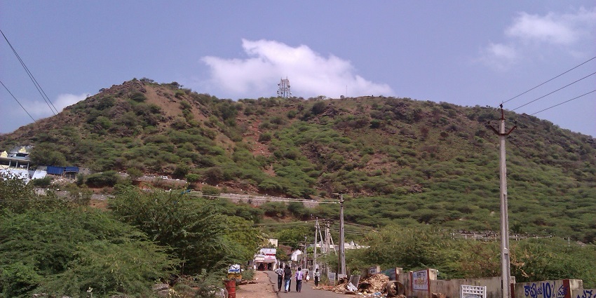 Guide To Mangalagiri Temple: A Serene And Divine Shrine - TripXL