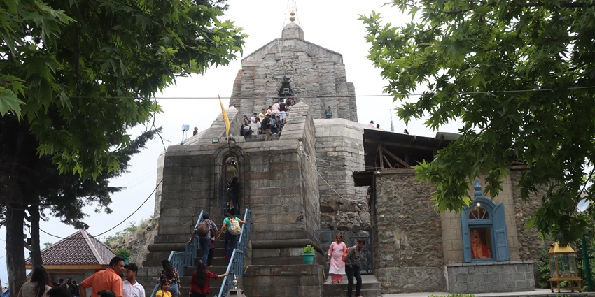 Harwan Monastery: Explore This Tranquil Monastery In Kashmir - TripXL