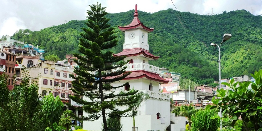 Rewalsar Monastery: A Tranquil & Spiritual Himalayan Retreat - TripXL