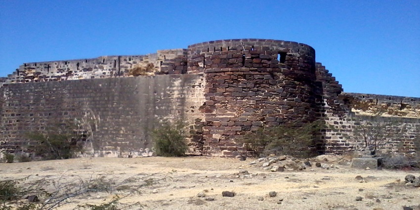 Lakhpat Fort Travel Guide: History, Attractions, And Tips - TripXL