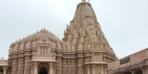 Mahudi Temples: Explore Spiritual Beauty And Heritage - TripXL