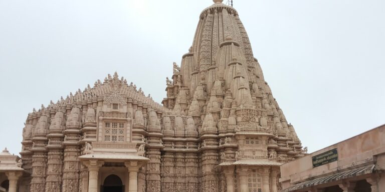 Mahudi Temples: Explore Spiritual Beauty And Heritage - TripXL