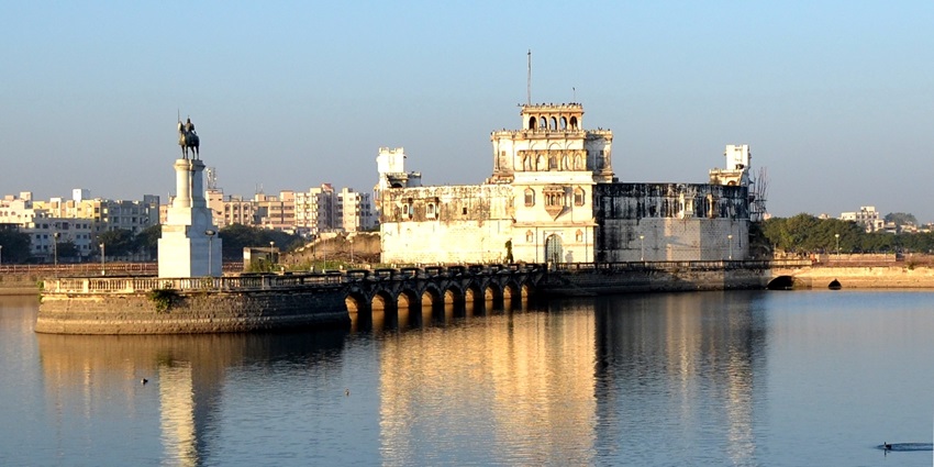 Lakhota Fort: A Spot For History Buffs And Photographers - TripXL
