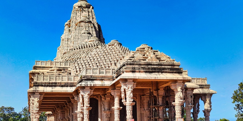 Dongargarh Temples: Some Must-Visit Spiritual Spots - TripXL