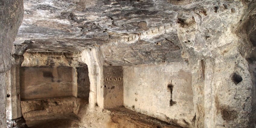 Junagadh Caves: Unveil A Collection Of Buddhist Caves - TripXL