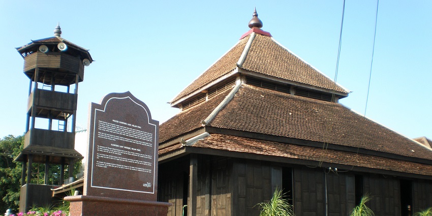 10 Mosques In Malaysia: A Journey Through Tradition - TripXL