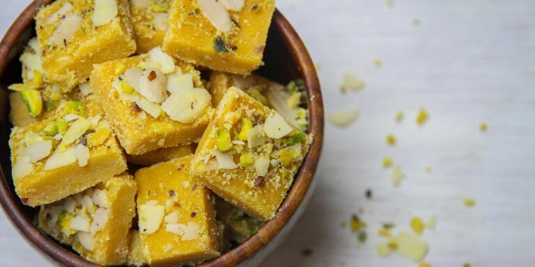 Best Foods In Surat: Top 15 Delicacies That You Must Try - TripXL