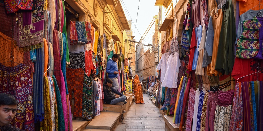 Street Shopping In Vadodara- Traverse The Top 10 Retail Gems - TripXL