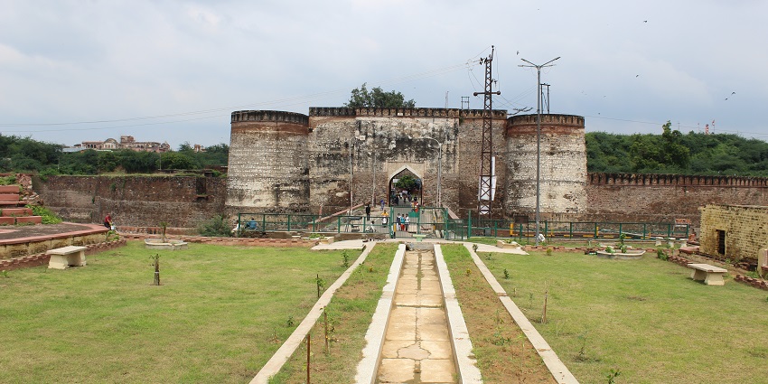 Exploring Lohagad Fort Bharatpur: A Comprehensive Travel Guide - TripXL