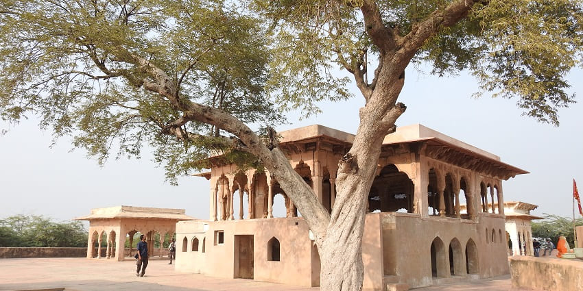 Exploring Lohagad Fort Bharatpur: A Comprehensive Travel Guide - TripXL