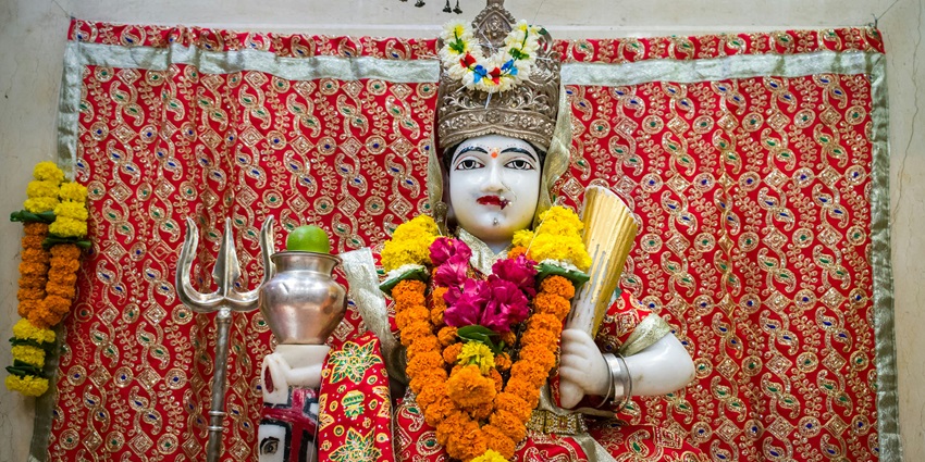 Mahudi Temples: Explore Spiritual Beauty And Heritage - TripXL