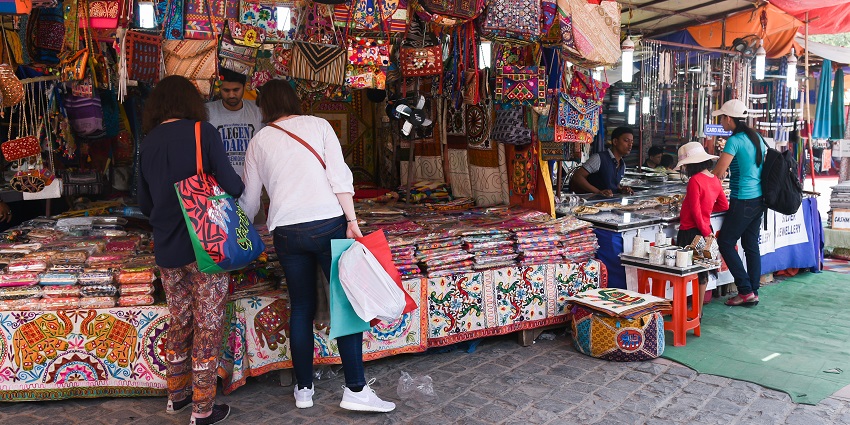 Street Shopping In Vadodara- Traverse The Top 10 Retail Gems - TripXL