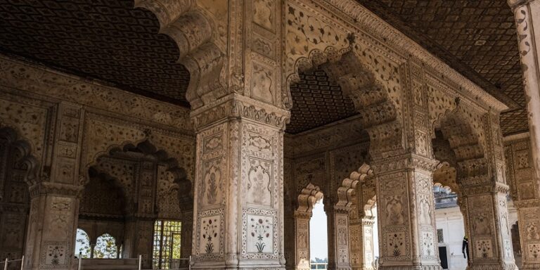 Surat Temples: A Journey Into Gujarat’s Spiritual History - TripXL
