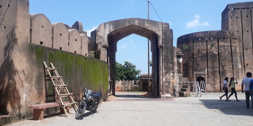 Guide To Chaturbhuj Temple: Get Lost In The Sacred Sanctity - TripXL