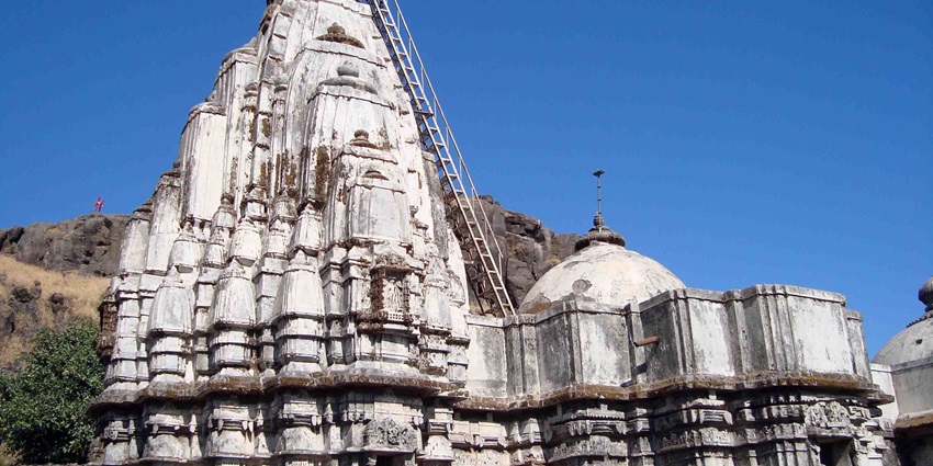 Mahudi Temples: Explore Spiritual Beauty And Heritage - TripXL