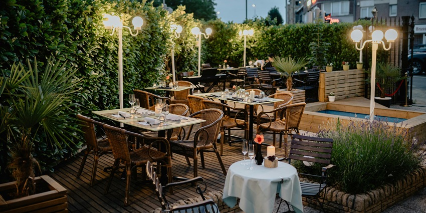 Best Food In Dwarka Delhi : The Flavoursome Northern Delight - TripXL