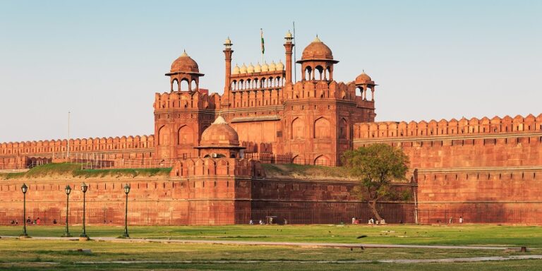 Salimgarh Fort: Explore The History And Culture Of Delhi - TripXL