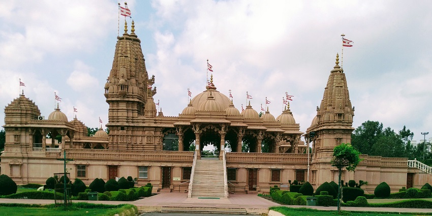 Surat Temples: A Journey Into Gujarat’s Spiritual History - TripXL