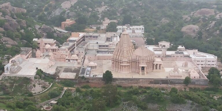 10 Must-Visit Jain Temples In Gujarat: The Ultimate List - TripXL