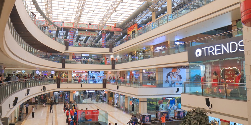 Shopping Places In Surat:Explore The 10 Must Visit Retail Spot - TripXL