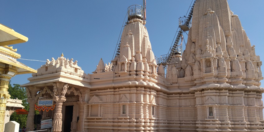 Mahudi Temples: Explore Spiritual Beauty And Heritage - TripXL