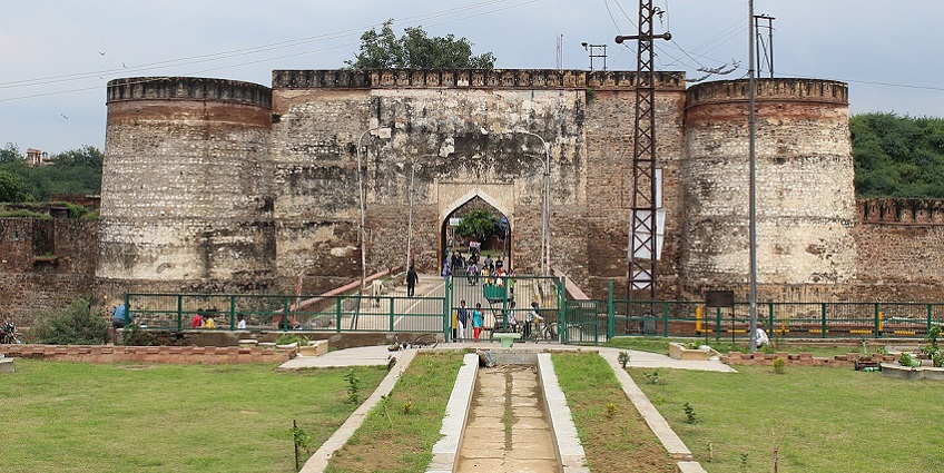 Lohgarh Fort Amritsar: Explore Historical Marvel Of Punjab - TripXL