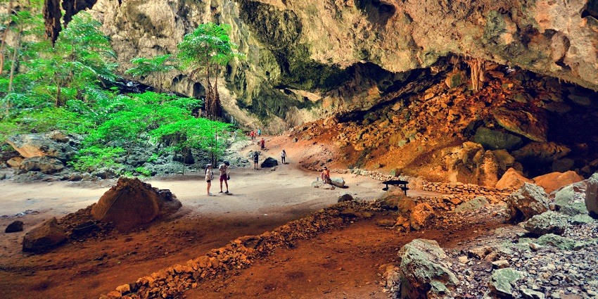 Jambuvan Caves: Get To Unveil An Ancient Folklore Here - TripXL