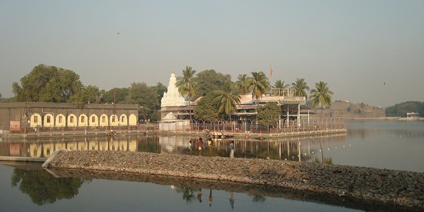 Siddheshwar Temple: A Sacred Shiva Shrine With A Rich History - TripXL
