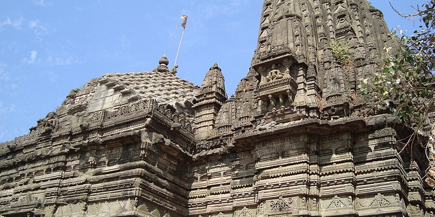 Tuljapur Temple: Explore This Sacred Gem On Hilltop - TripXL