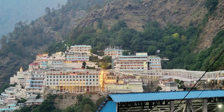 Vaishno Devi Temple Trekking: Enjoy Adventure Amidst Nature - TripXL