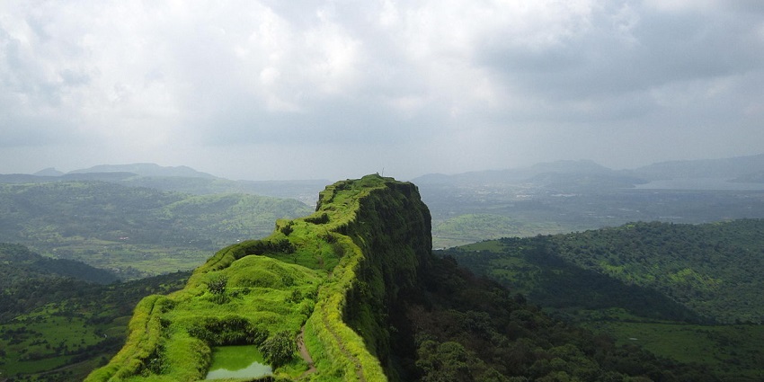 Dangerous Forts In Maharashtra: Explore Thrilling Adventures - TripXL