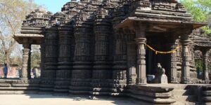 Top 10 Shiva Temples In Maharashtra For A Religious Immersion - TripXL
