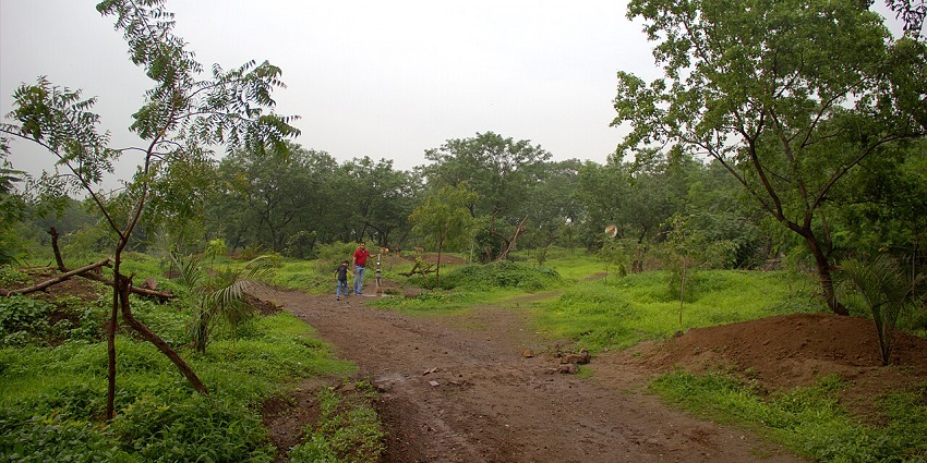 Chanda Fort: Trekking, Architecture And Key Highlights - TripXL