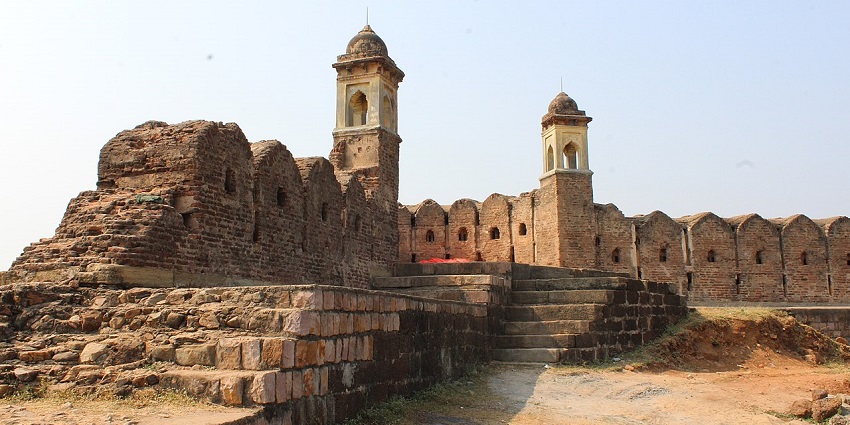 Balapur Fort: Dive Into Historic Tales Of The City - TripXL