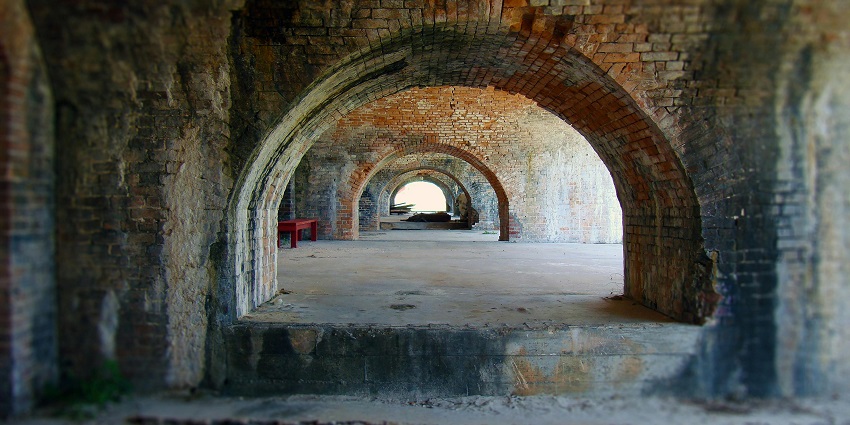 Chanda Fort: Trekking, Architecture And Key Highlights - TripXL