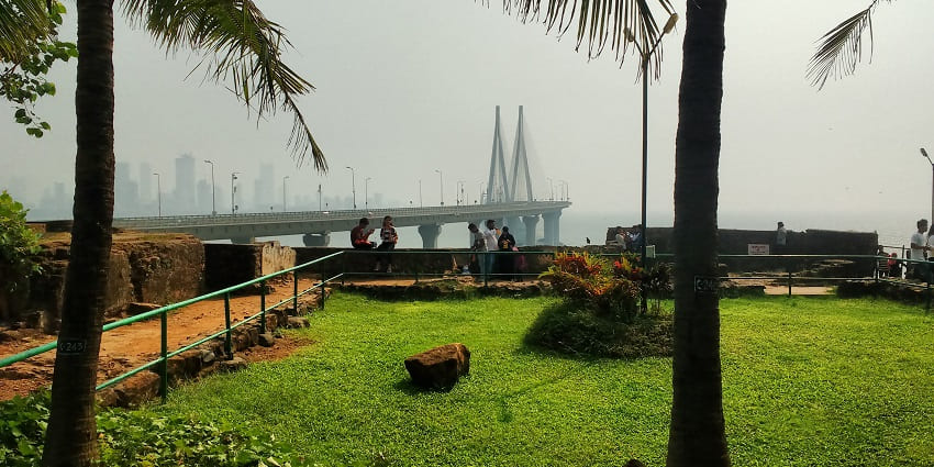 Top 15 Places To Visit In Bandra At Night For A Fun Time - TripXL