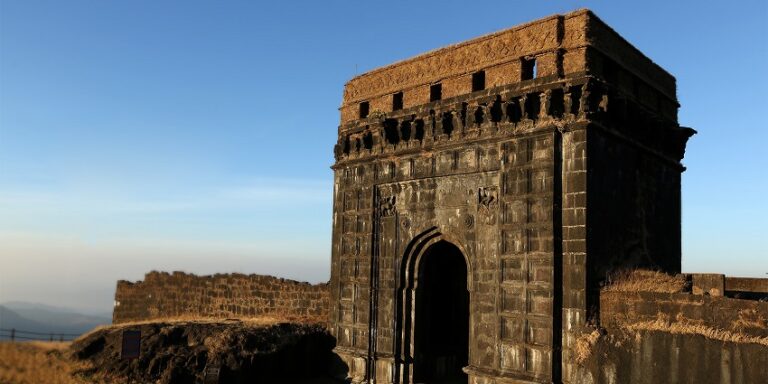 Discover Suvarnadurg Fort: A Coastal Gem In Maharashtra - TripXL